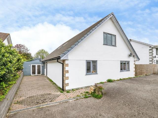 4 bedroom bungalow for sale