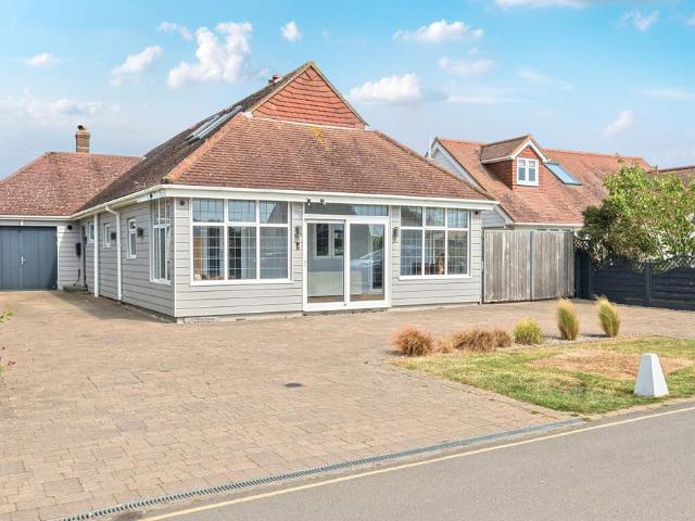 4 bedroom bungalow for sale