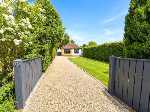 4 bedroom bungalow for sale