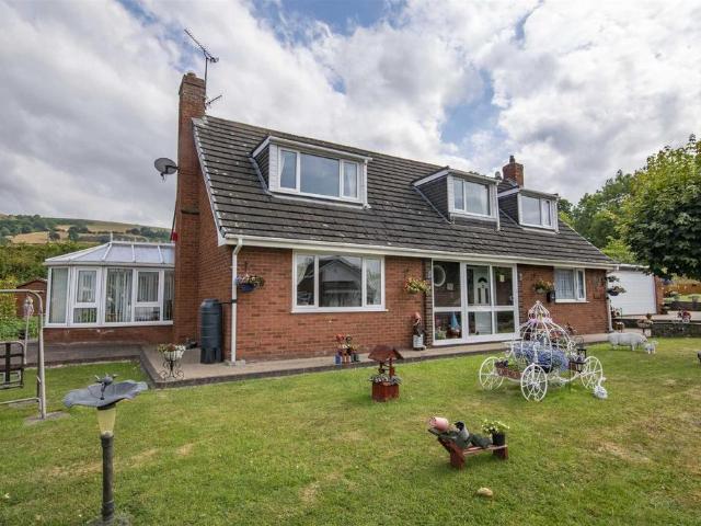 4 bedroom bungalow for sale
