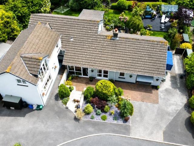 4 bedroom bungalow for sale