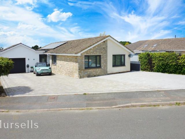 4 bedroom bungalow for sale