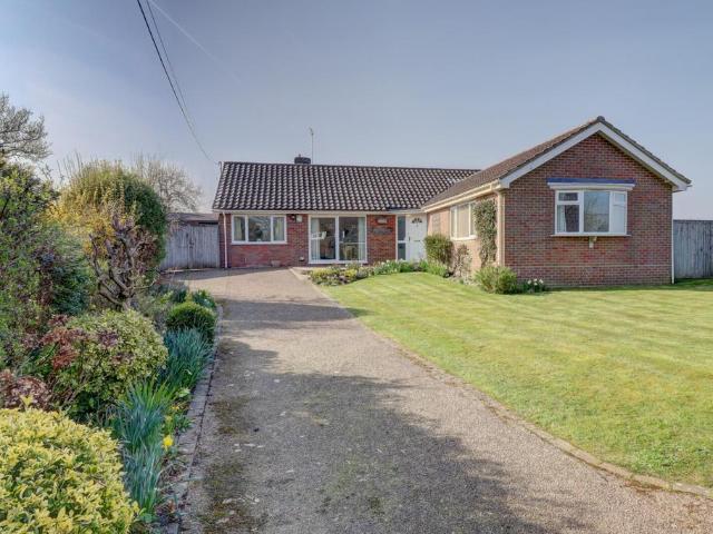 4 bedroom bungalow for sale