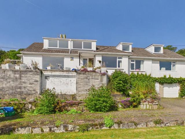4 bedroom bungalow for sale