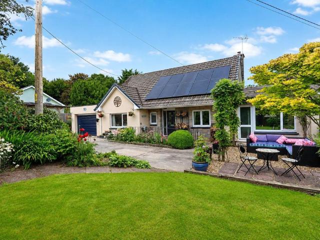 4 bedroom bungalow for sale