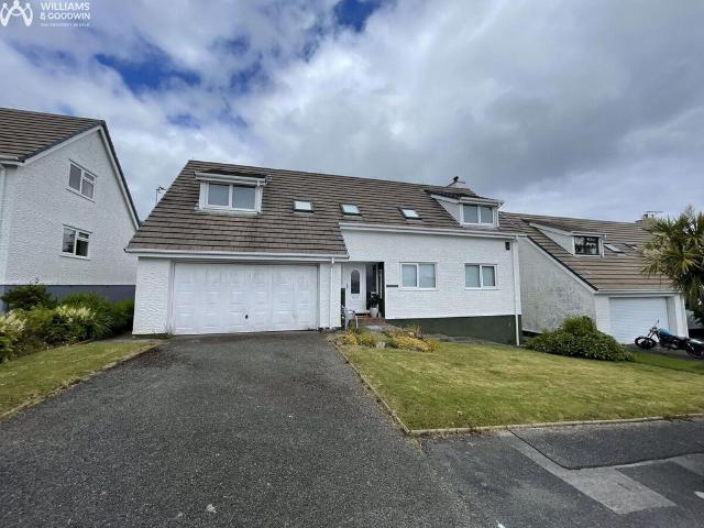 4 bedroom bungalow for sale