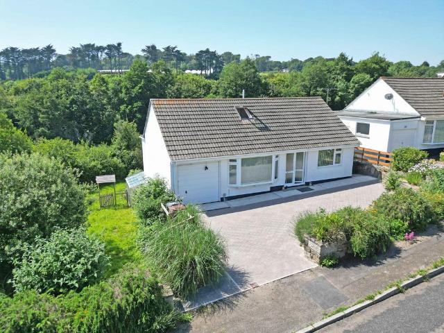 4 bedroom bungalow for sale