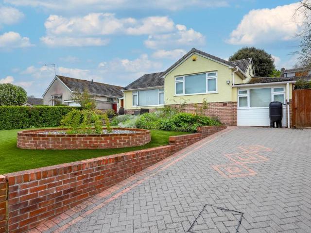 4 bedroom bungalow for sale