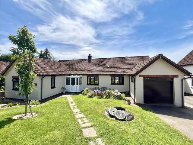 4 bedroom bungalow for sale