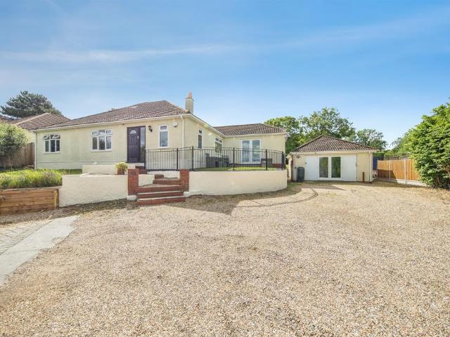 4 bedroom bungalow for sale