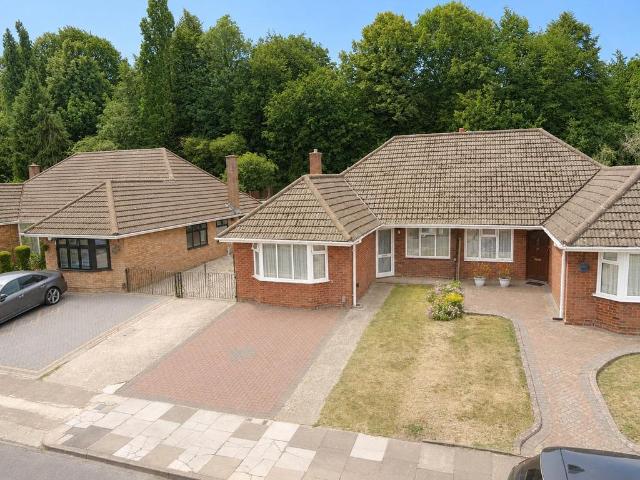 4 bedroom bungalow for sale