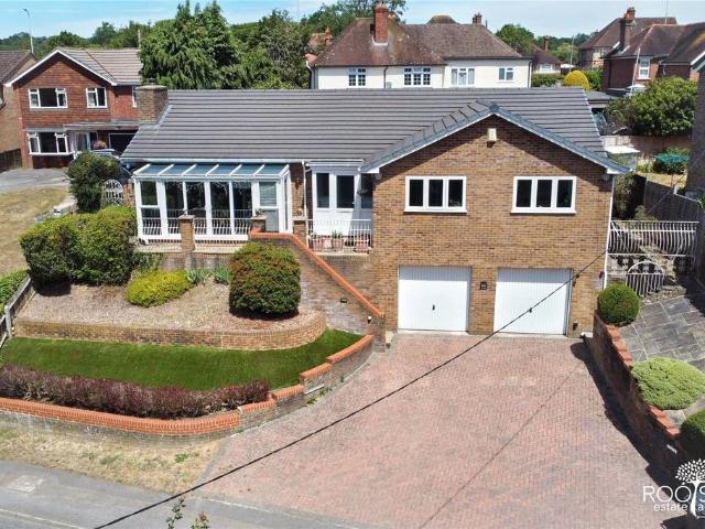 4 bedroom bungalow for sale