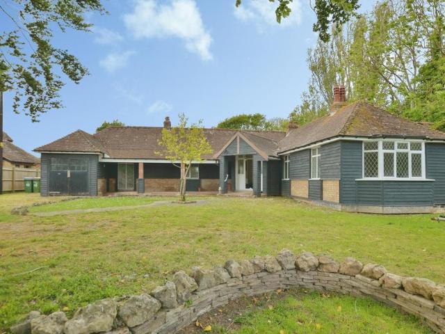 4 bedroom bungalow for sale