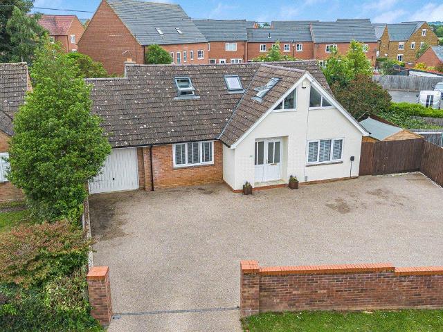 4 bedroom bungalow for sale