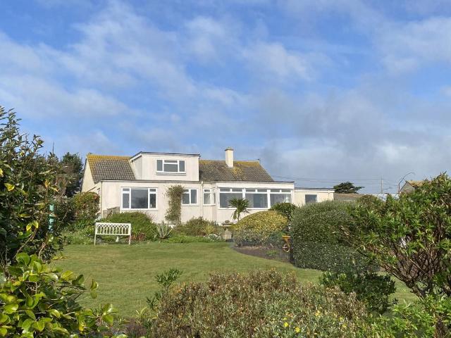 4 bedroom bungalow for sale