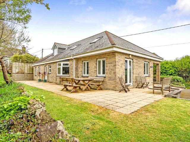 4 bedroom bungalow for sale