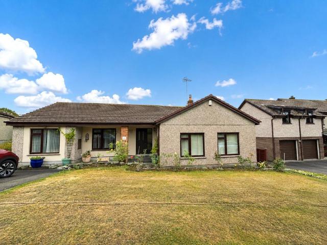 4 bedroom bungalow for sale