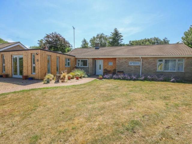 4 bedroom bungalow for sale