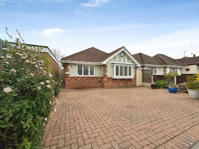 4 bedroom bungalow for sale