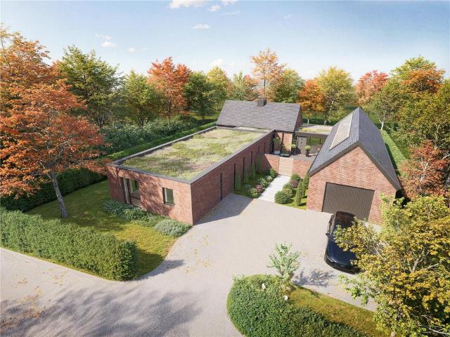 4 bedroom bungalow for sale