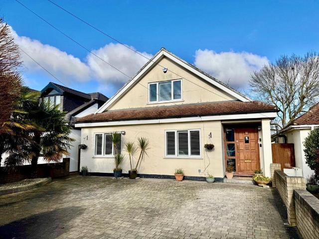 4 bedroom bungalow for sale