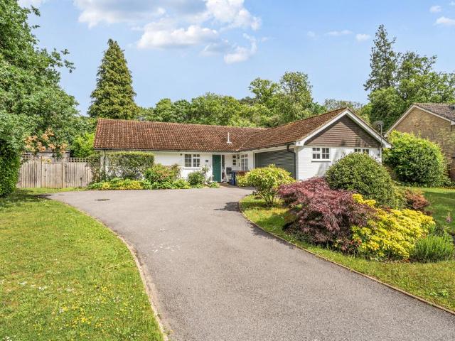 4 bedroom bungalow for sale