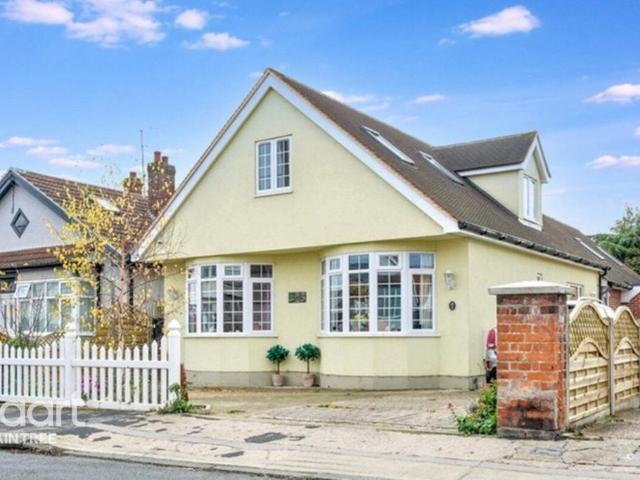 4 bedroom bungalow for sale