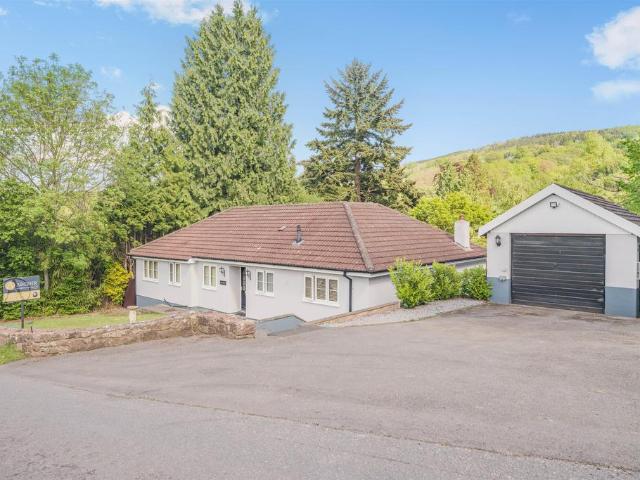 4 bedroom bungalow for sale