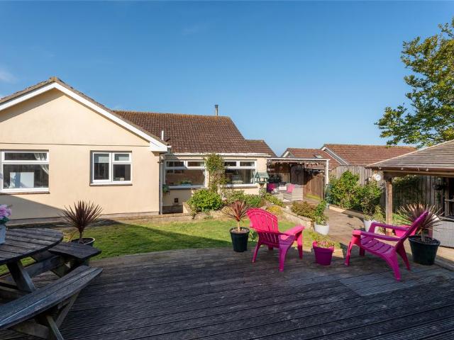 4 bedroom bungalow for sale