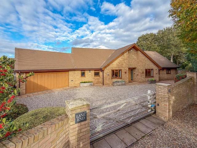 4 bedroom bungalow for sale