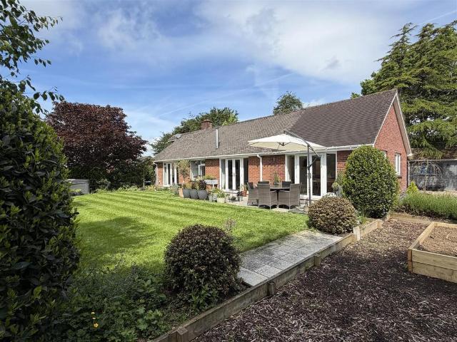 4 bedroom bungalow for sale