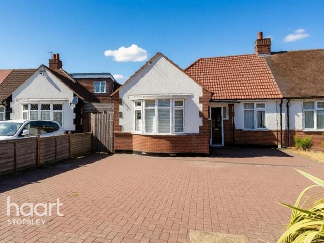 4 bedroom bungalow for sale