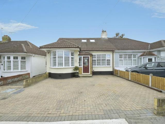 4 bedroom bungalow for sale