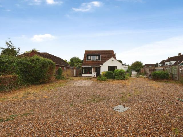 4 bedroom bungalow for sale