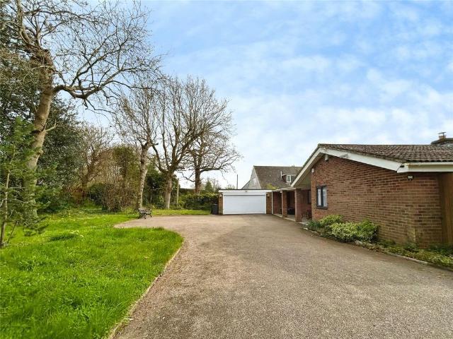 4 bedroom bungalow for sale