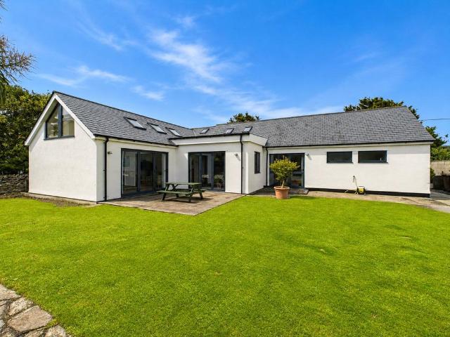 4 bedroom bungalow for sale