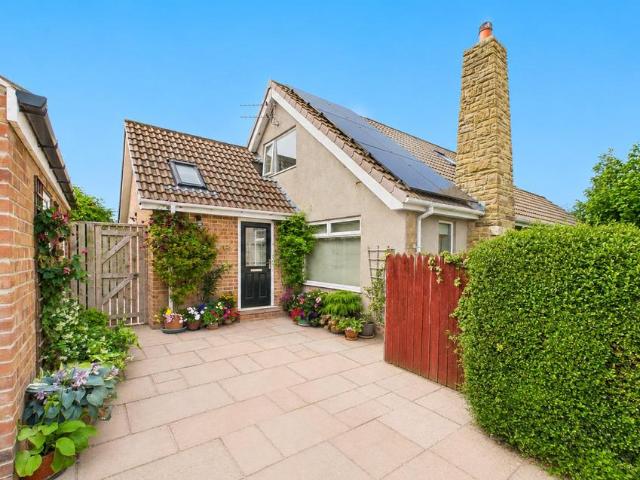 4 bedroom bungalow for sale