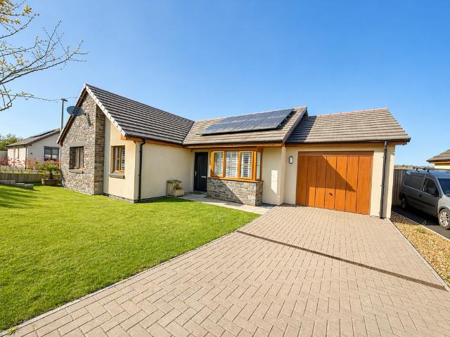 4 bedroom bungalow for sale