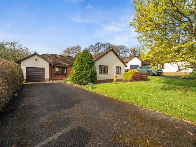 4 bedroom bungalow for sale
