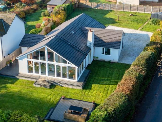 4 bedroom bungalow for sale