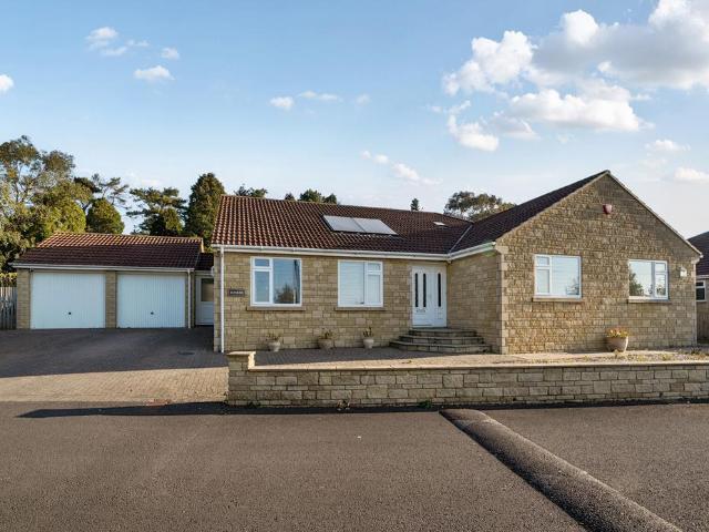 4 bedroom bungalow for sale