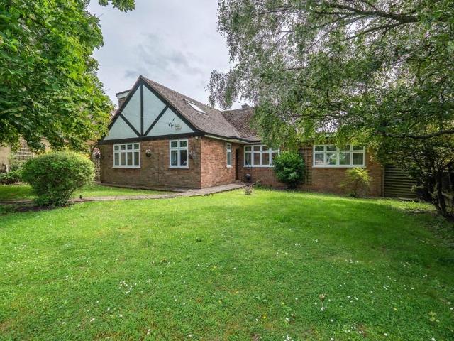 4 bedroom bungalow for sale