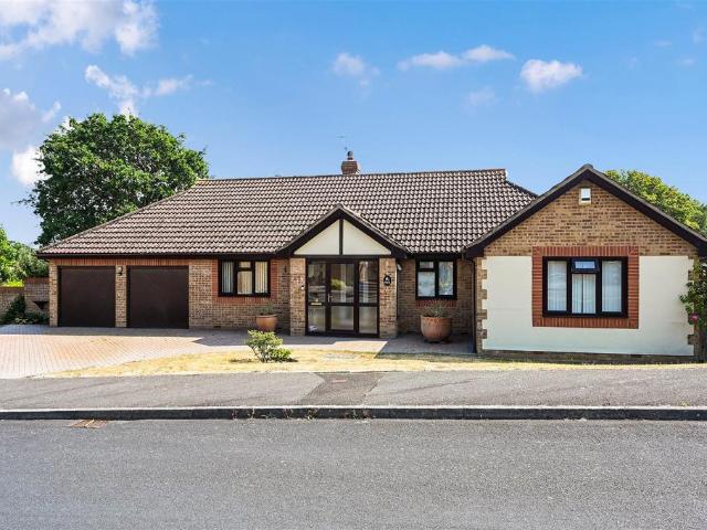 4 bedroom bungalow for sale