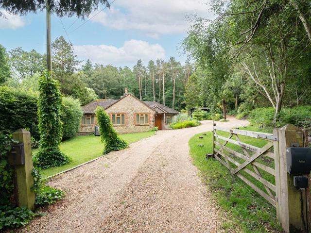 4 bedroom bungalow for sale