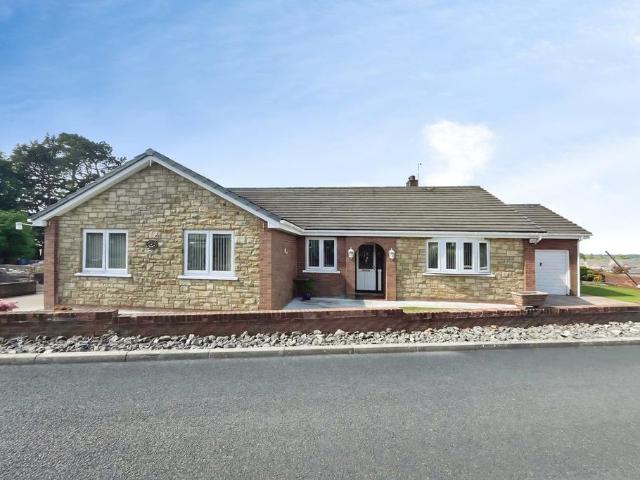 4 bedroom bungalow for sale