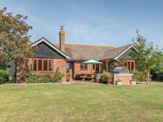 4 bedroom bungalow for sale