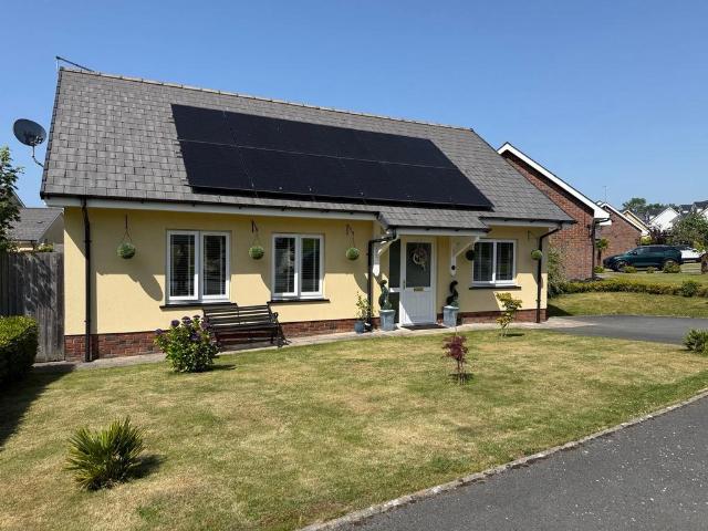 4 bedroom bungalow for sale