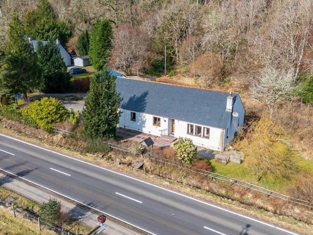 4 bedroom bungalow for sale