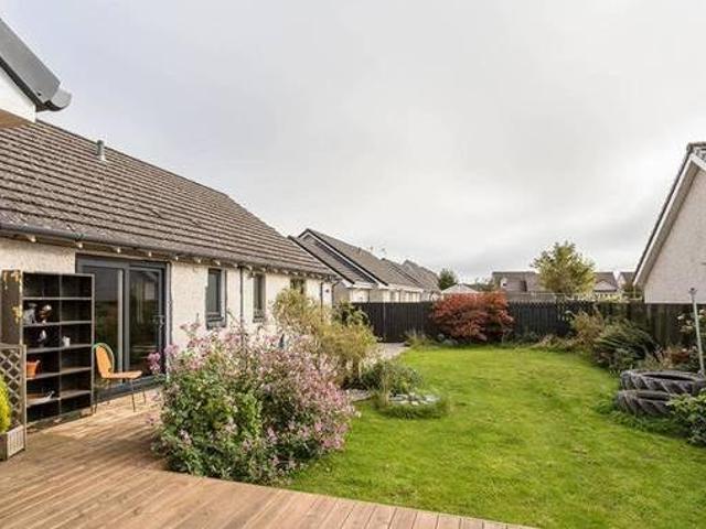 4 bedroom bungalow for sale in 21 Hatchbank Road Gairney Bank KY13 9JY KY13