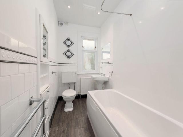 4 bedroom bungalow for sale in 88 March Road, Edinburgh, EH4 3SX, EH4